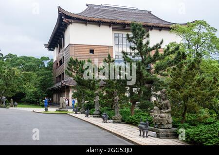 Guan Dao Guan Ying Buddhist Temple in New Taipei City Stock Photo - Alamy