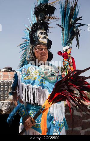 Man dressed as Aztec warrior Stock Photo - Alamy