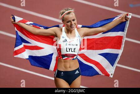 Great Britain's Maria Lyle celebrates after winning bronze in the Women ...