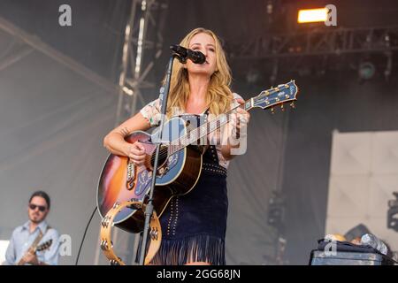 August 28, 2021, Lexington, Kentucky, U.S: Musician SARAH JAROSZ during ...