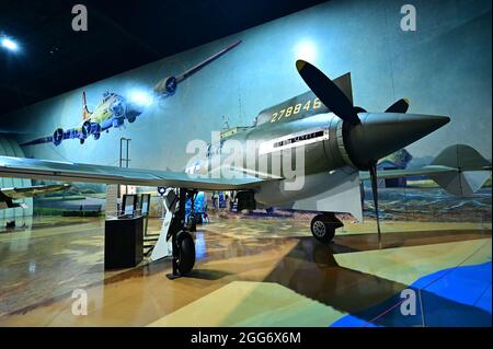 The Curtiss-Wright XP-55 Ascender was a 1940s prototype fighter ...