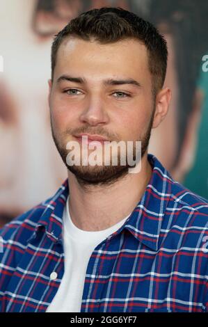 Cologne, Germany. 29th Aug, 2021. Actors Lorna zu Solms, Oskar Keymer ...