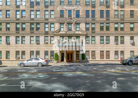 225 Central Park West, Alden, was designed by Emery Roth in neo ...