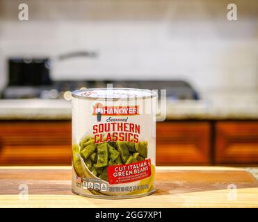 Canned Hanover Cut Green Beans Stock Photo - Alamy