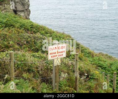 Cornwall Mineshaft Warning Stock Photo - Alamy