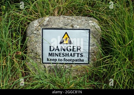 Cornwall Mineshaft Warning Stock Photo - Alamy