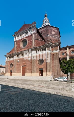 Italy, Lombardy, Pavia, Piazza del Duomo Square, Equestrian Bronze ...