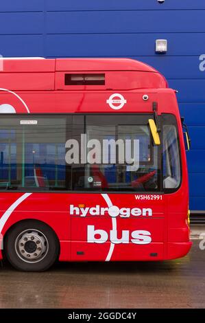 The launch of the new zero-polluting hydrogen buses for London. The ...