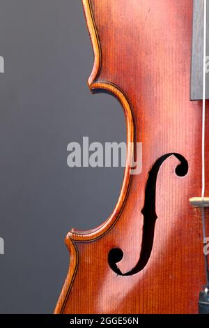 Deutschland. 31st July, 2021. An old violin with slight scratches and ...