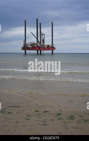 Sea Lift 1 a jack up barge or rig is a self supporting platform that is ...