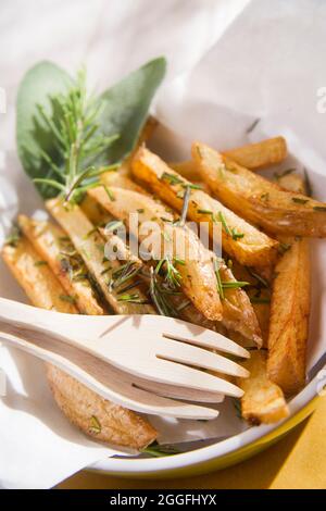 Presentation of a plate of homemade potato chips Stock Photo - Alamy