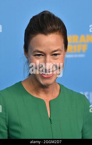 Johanna WOKALEK (actress), single image, cut single motif, portrait ...