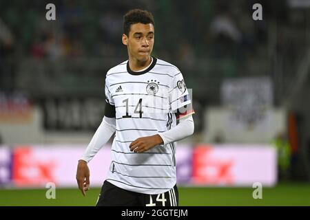 Jamal MUSIALA (GER), action, single action, single image, cut out, full ...