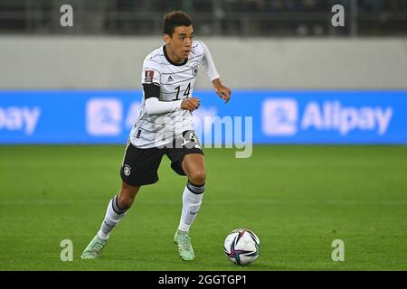 Jamal MUSIALA (GER), action, individual action, single image, cut out ...