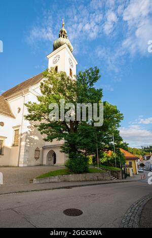 Scenic view of Bell tower in courtyard of colorful Heian Jongu shrine ...