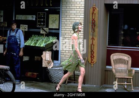 RAMBLING ROSE (1991) LAURA DERN, LUKAS HAAS RMR 017 Stock Photo - Alamy