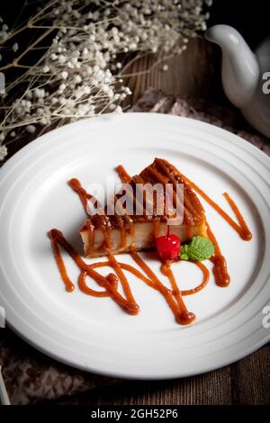 slice of cake, leche plan Stock Photo - Alamy