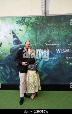 Pascal & Angela Hens, Wicked Premiere, Neue Flora Hamburg, 05.09.2021 ...