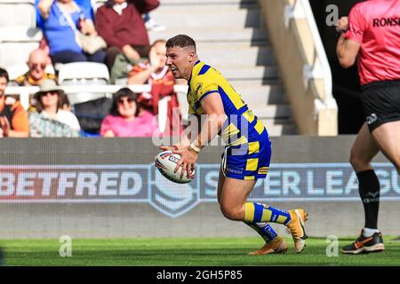 George William (31) of Warrington Wolves goes over for a try in, on 9/5 ...