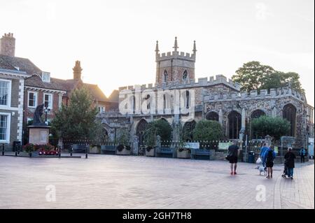 The War memorial and All Saints church, Huntingdon town, Cambridgeshire ...