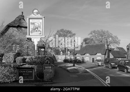 Dun Cow Dunchurch Stock Photo - Alamy