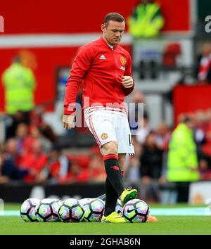 Wayne Rooney of Manchester United warms up during the EFL Cup semi ...
