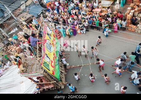 Indian people pulling God Shiva cart at Kanwar yatra Stock Photo - Alamy