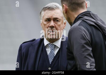 Everton manager Carlo Ancelotti and Duncan Ferguson during the Premier ...