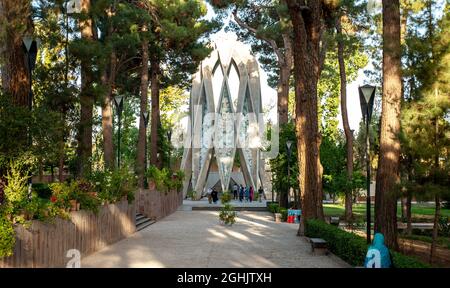 Mausoleum At Tomb Of Omar Khayyam Stock Photo - Alamy