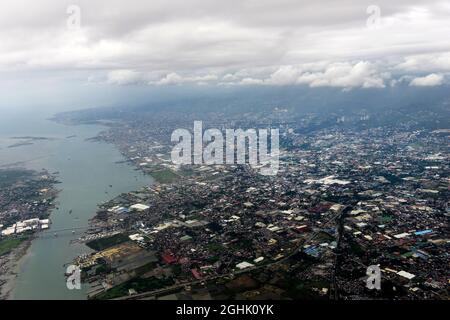 Flying over Manila, The Philippines Stock Photo - Alamy