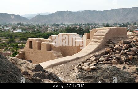 Los Paredones - historic ruins of incan castle in Nazca or Nazca town ...