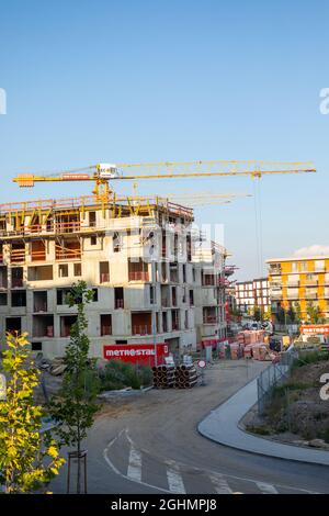 New residential building in Prague Letnany Stock Photo - Alamy