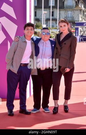 POTATO DREAMS OF AMERICA, Sera Barbieri (red), 2021. © Dark Star ...