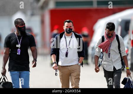 Lawrence Barretto (GBR) Formula 1 Senior Writer Editor (Left) and Will ...