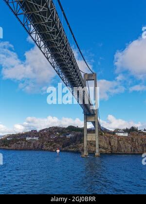 Cement Suspension sky bridge spanning over fraser river connecting ...