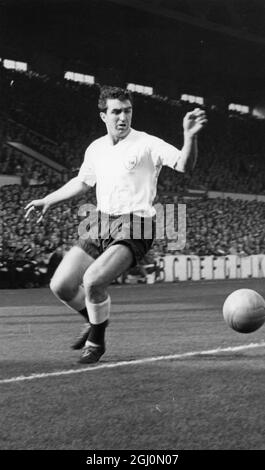 FOOTBALLER BOBBY SMITH IN ACTION IN ROTTERDAM FOR TOTTENHAM HOTSPUR ...