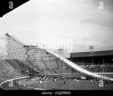 SKI JUMPING WEMBLEY STADIUM GENERAL VIEW 31 MAY 1961 Stock Photo - Alamy
