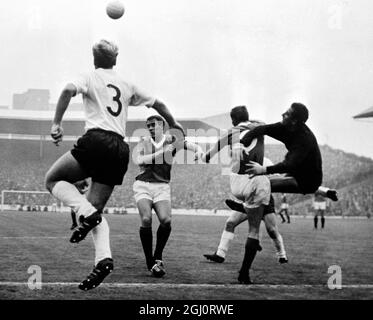 GLASGOW RANGERS V EINTRACHT FRANKFURT FOOTBALL MATCH 13 APRIL 1960 ...