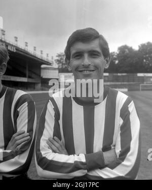 JOHN SYDENHAM SOUTHAMPTON FOOTBALL CLUB 26 JANUARY 1960 Stock Photo - Alamy