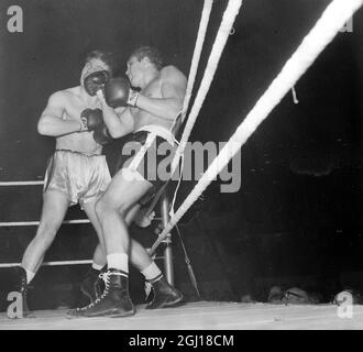 Boxing - Heavyweight - Billy Walker v Johnny Prescott - Empire Pool ...