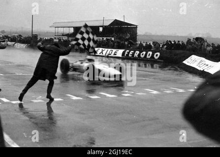INNES IRELAND - RACING DRIVER IN ACTION DURING 16TH INTERNATIONAL ...