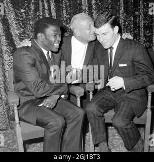 BOXING EMILE GRIFFITH E WELTERWEIGHT CHAMPION AND BRIAN CURVIS IN ...