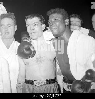 BOXING EMILE GRIFFITH V BRIAN CURVIS AT JACK SOLOMONS GYM IN LONDON ...