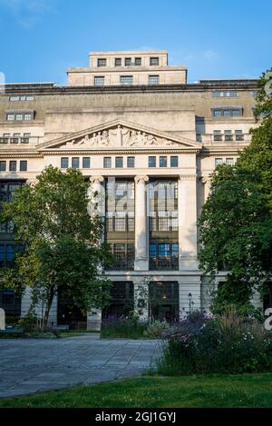 Bloomsbury Square Gardens, developed in the late 17th century and one ...