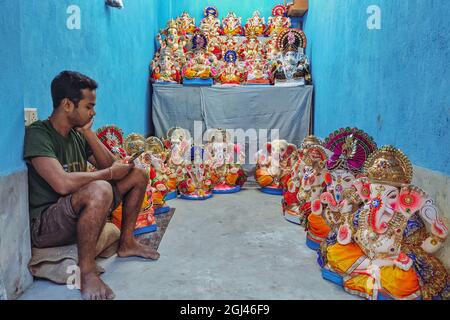 Kolkata, India. 08th Sep, 2021. Ganesh idols being made at Kumartuli ...