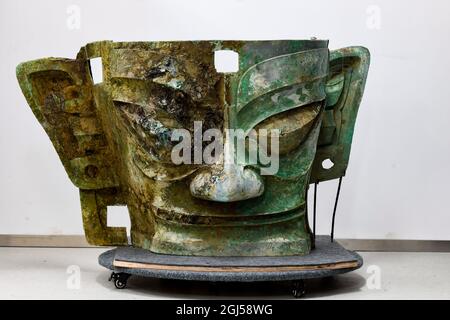 Bronze Mask Relics of Sanxingdui in Ancient China Stock Photo - Alamy