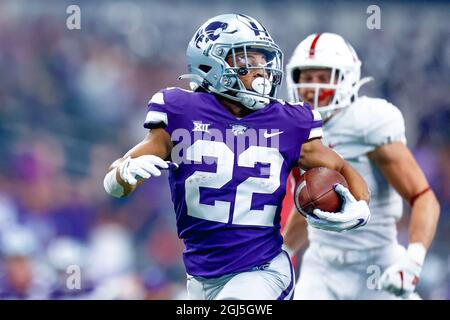 Kansas State running back Deuce Vaughn (22) breaks free on a touchdown ...