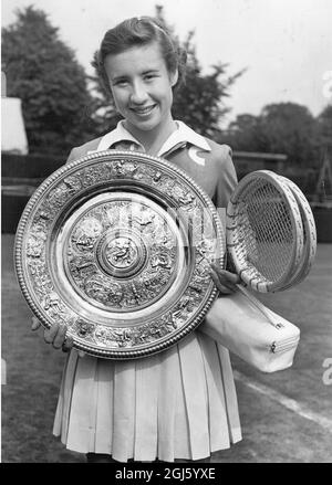 Maureen Connolly : 1934-1969 , American tennis player , Little Mo as ...
