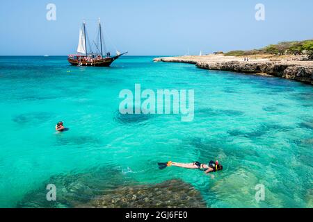 Snorkeling tour off Malmok Beach, Aruba. (Editorial Use Only Stock ...
