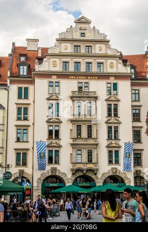 Artwork wall murals on buildings, Munich, Bavaria, Germany Stock Photo ...